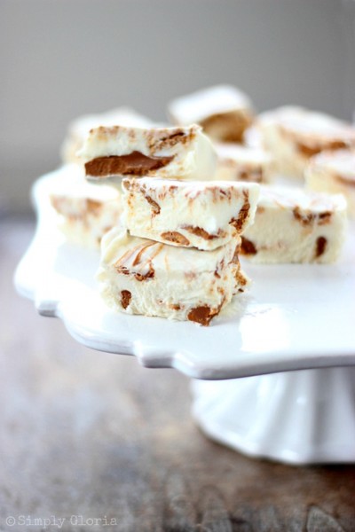 Cinnamon Roll Fudge - Simply Gloria